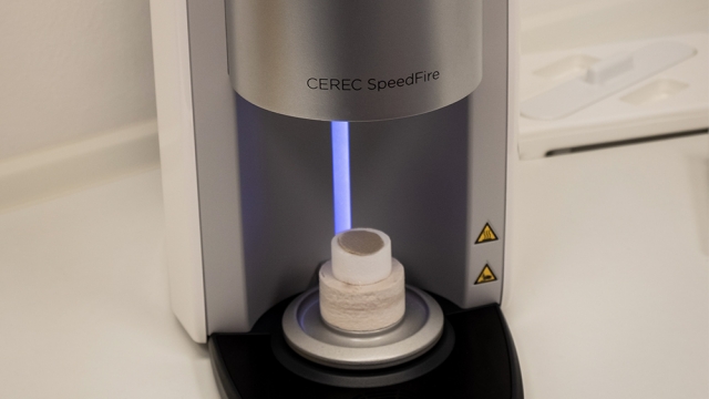 Folien_0003_cerec_speedfire – Zahnarztpraxis – Dr. Daniel Henning